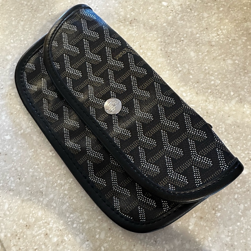 Small Black Authentic Goyard Pouch. - Gem